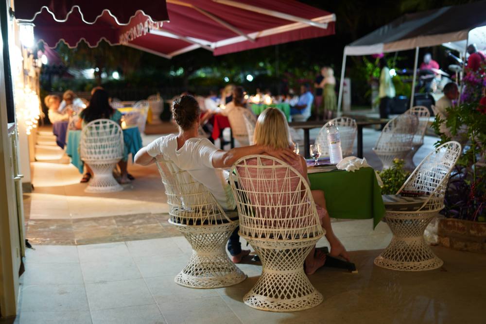 Charela Inn - Live Music Entertainment