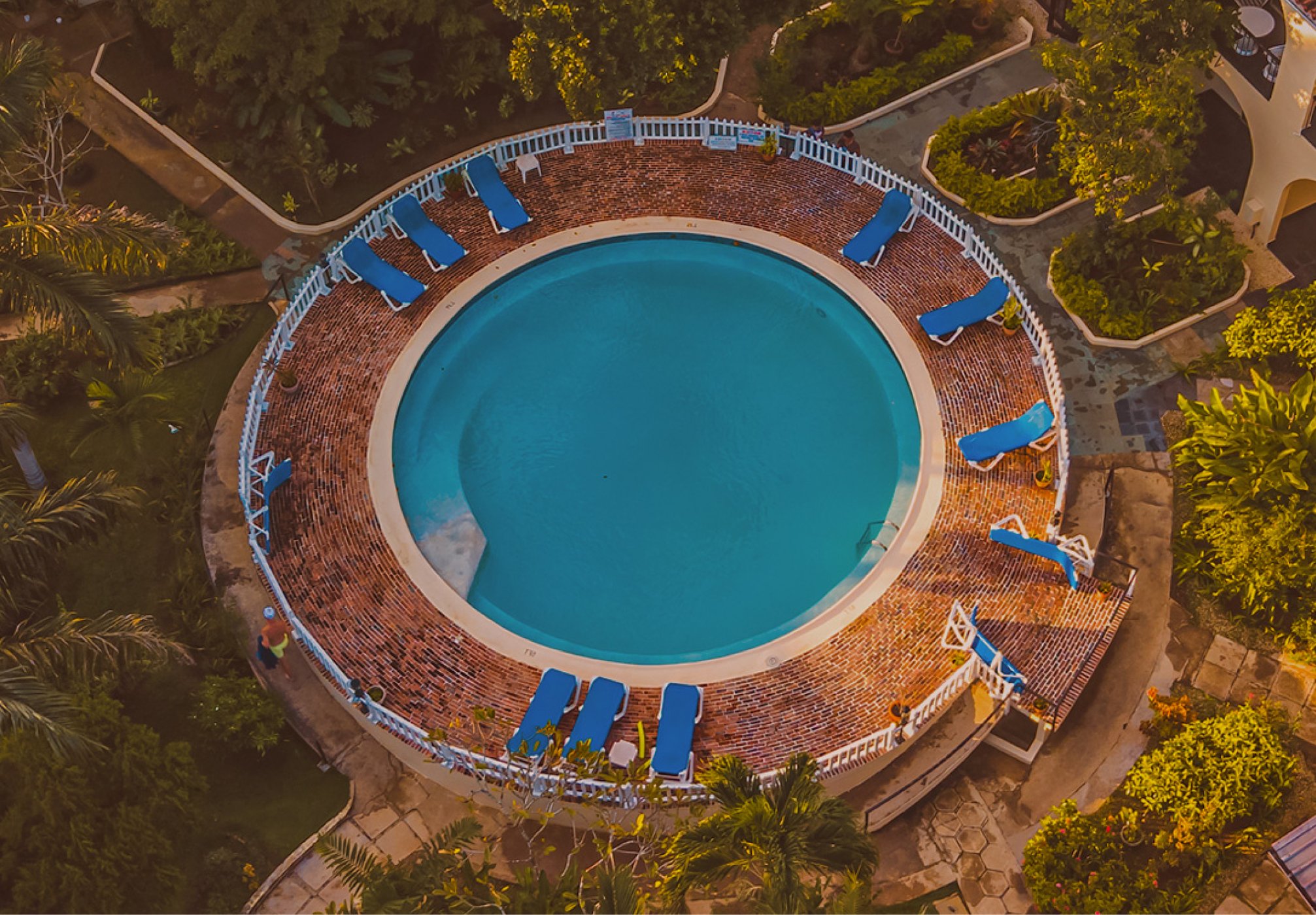 Charela Inn - Negril Beach Hacienda